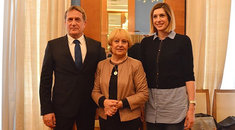 FOTOGALERIJA Prijem za obitelj Krešimira Ćosića · Kalelarga info